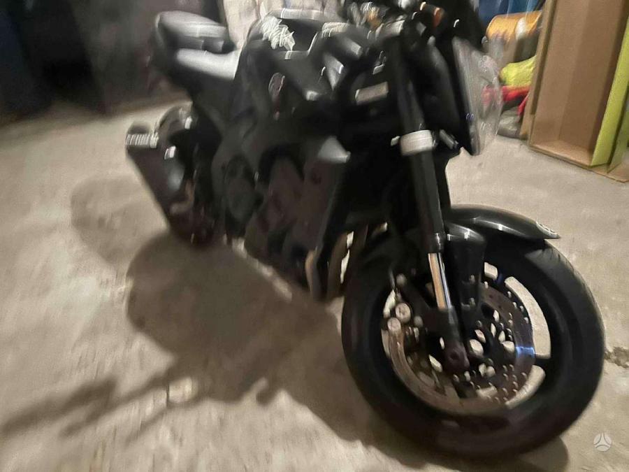 Black Yamaha FZ1 2008 in Vilnius, with an engine capacity of 0.00 L and mileage of 55 thousand km for 2500 €, photo 2 on AUTOMOTO.COM.LV