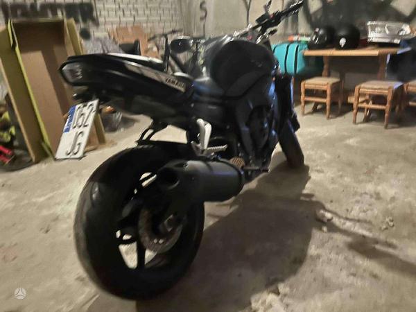 Melns Yamaha FZ1 2008 Viļņa, ar dzinēja tilpumu 0.00 L un nobraukumu 55 tūkst. km par 2500 €, foto 4 vietnē AUTOMOTO.COM.LV
