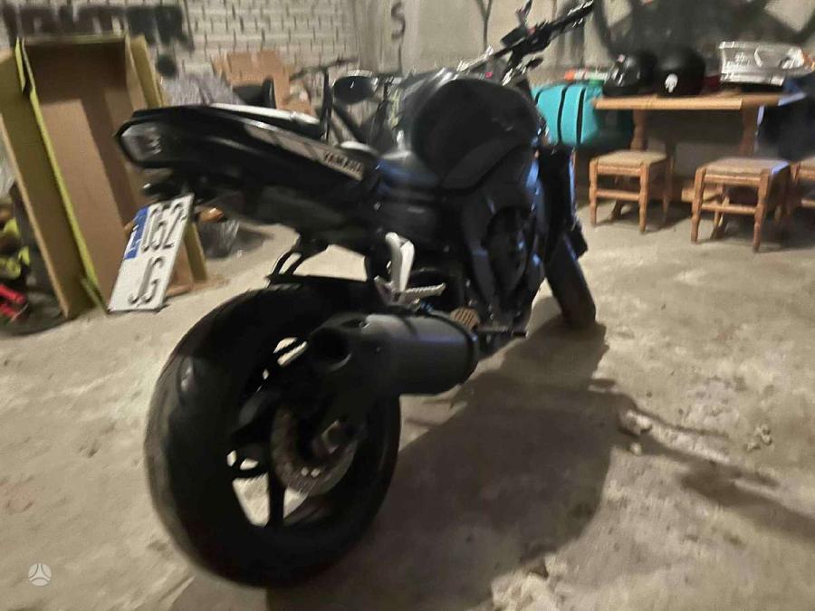 Black Yamaha FZ1 2008 in Vilnius, with an engine capacity of 0.00 L and mileage of 55 thousand km for 2500 €, photo 4 on AUTOMOTO.COM.LV
