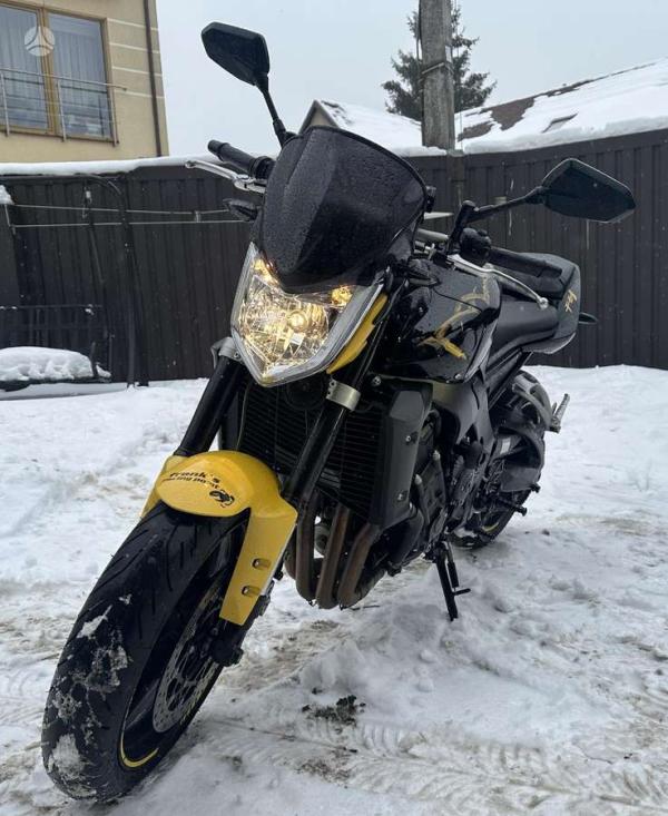 Black Yamaha FZ1 2009 in Kaunas, with an engine capacity of 1.00 L and mileage of 51 thousand km for 4500 €, photo 3 on AUTOMOTO.COM.LV