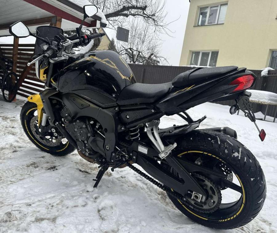 Melns Yamaha FZ1 2009 Kauņa, ar dzinēja tilpumu 1.00 L un nobraukumu 51 tūkst. km par 4500 €, foto 4 vietnē AUTOMOTO.COM.LV