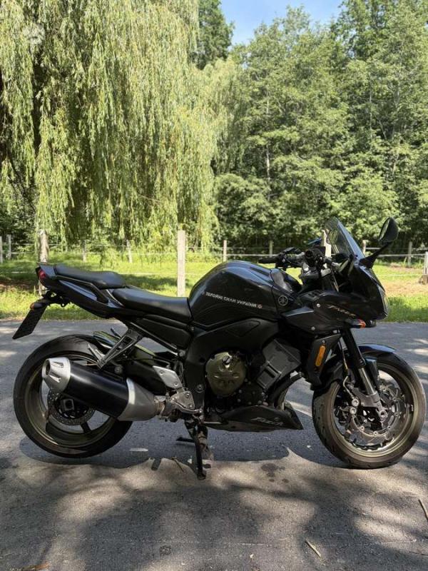 Черный Ямаха FZ1 2009 в Шяуляй, объемом двигателя 1.00 л и пробегом 38 тыс. км за 4250 €, фото 2 на AUTOMOTO.COM.LV