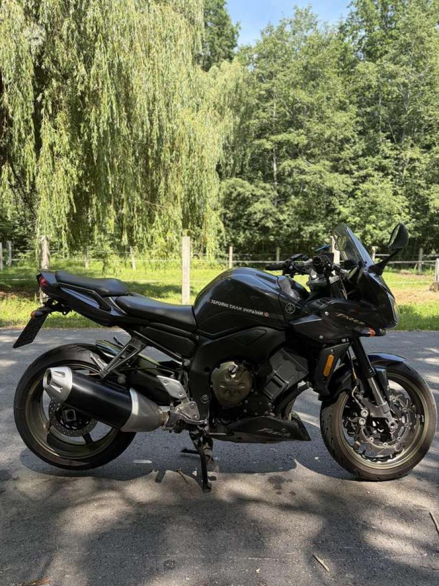 Черный Ямаха FZ1 2009 в Шяуляй, объемом двигателя 1.00 л и пробегом 38 тыс. км за 4250 €, фото 3 на AUTOMOTO.COM.LV