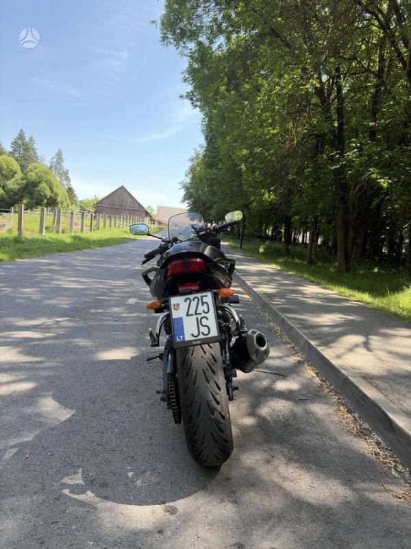 Черный Ямаха FZ1 2009 в Шяуляй, объемом двигателя 1.00 л и пробегом 38 тыс. км за 4250 €, фото 3 на AUTOMOTO.COM.LV