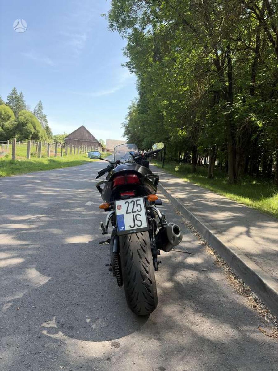 Черный Ямаха FZ1 2009 в Шяуляй, объемом двигателя 1.00 л и пробегом 38 тыс. км за 4250 €, фото 4 на AUTOMOTO.COM.LV