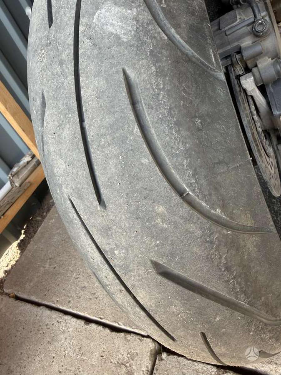 Melns Yamaha FZ1 2010 Mažeikiai, ar dzinēja tilpumu 1.00 L un nobraukumu 50 tūkst. km par 3500 €, foto 5 vietnē AUTOMOTO.COM.LV