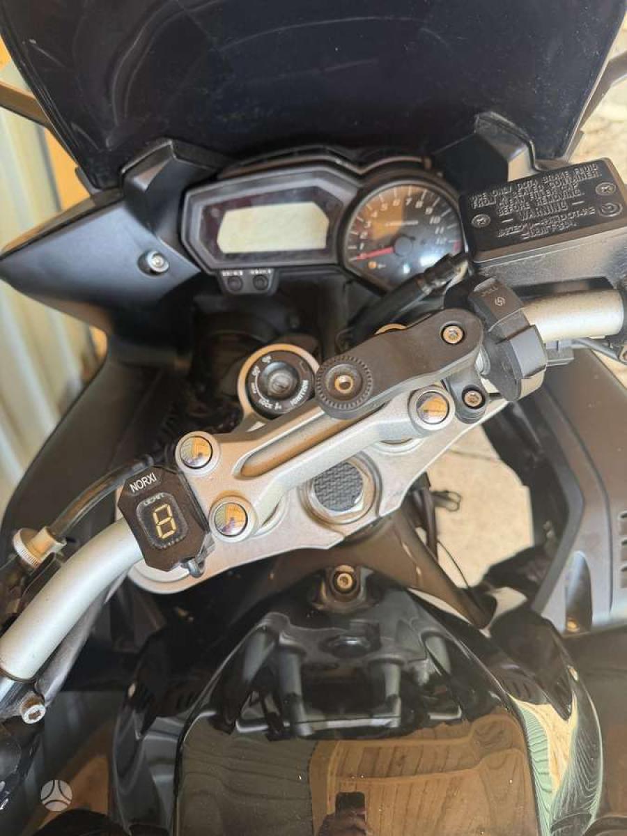 Melns Yamaha FZ1 2010 Mažeikiai, ar dzinēja tilpumu 1.00 L un nobraukumu 50 tūkst. km par 3500 €, foto 6 vietnē AUTOMOTO.COM.LV