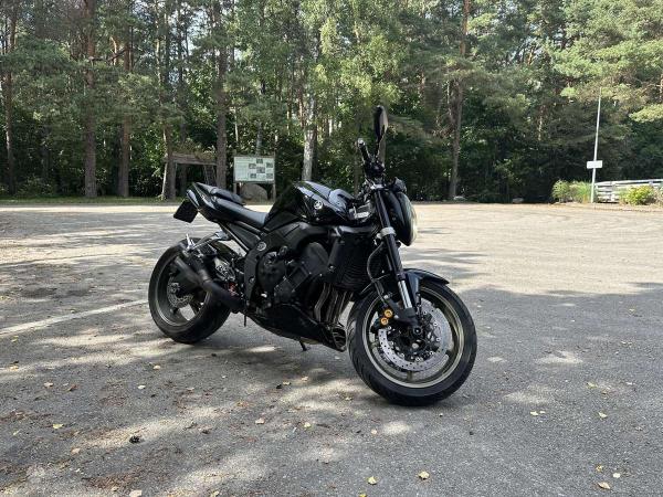 Ямаха FZ1 2010 в Кретинга на AUTOMOTO.COM.LV Черный Ямаха FZ1 2010 в Кретинга, объемом двигателя 1.00 л и пробегом 40 тыс. км за 4000 €, фото 3 на AUTOMOTO.COM.LV