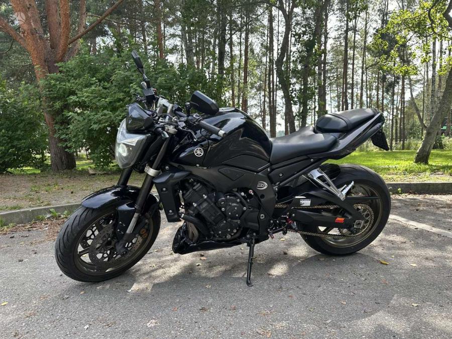 Black Yamaha FZ1 2010 in Kretinga, with an engine capacity of 1.00 L and mileage of 40 thousand km for 4000 €, photo 4 on AUTOMOTO.COM.LV