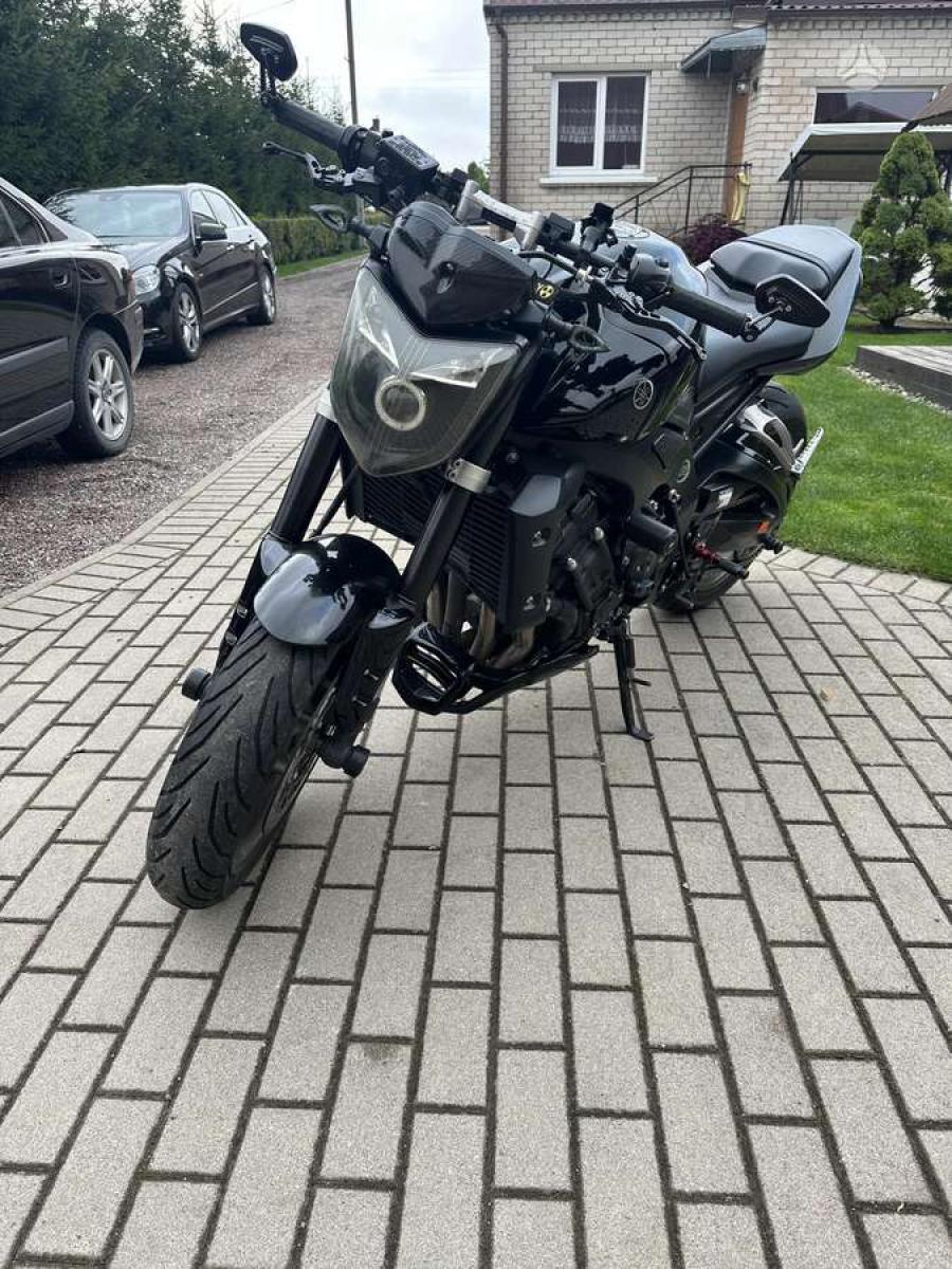Black Yamaha FZ1 2010 in Kretinga, with an engine capacity of 1.00 L and mileage of 40 thousand km for 4000 €, photo 7 on AUTOMOTO.COM.LV