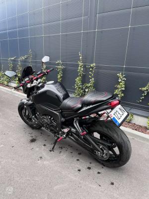 Melns Yamaha FZ1 2012 Klaipėda, ar dzinēja tilpumu 1.00 L un nobraukumu 19 tūkst. km par 3750 €, foto 4 vietnē AUTOMOTO.COM.LV