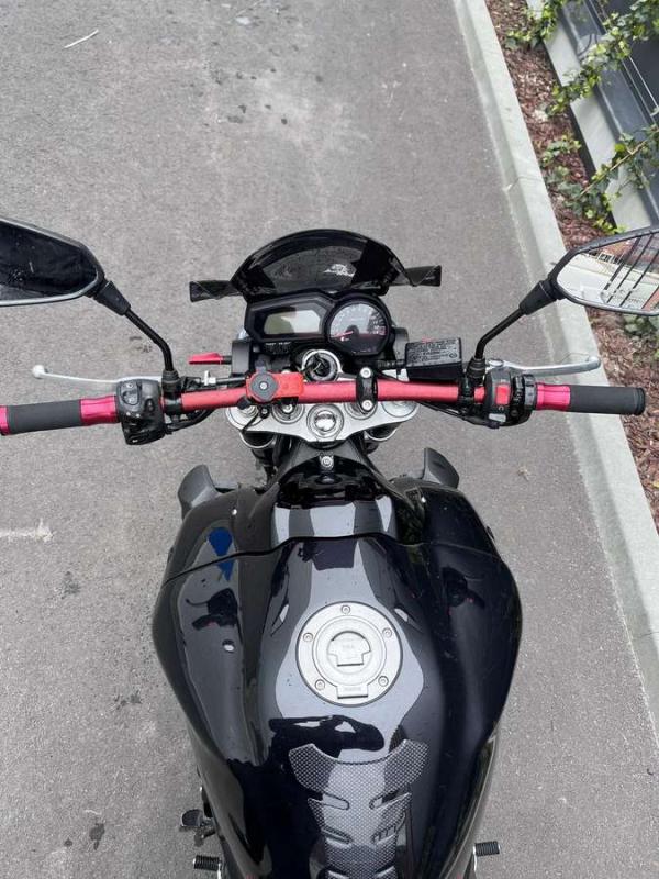 Melns Yamaha FZ1 2012 Klaipėda, ar dzinēja tilpumu 1.00 L un nobraukumu 19 tūkst. km par 3750 €, foto 4 vietnē AUTOMOTO.COM.LV