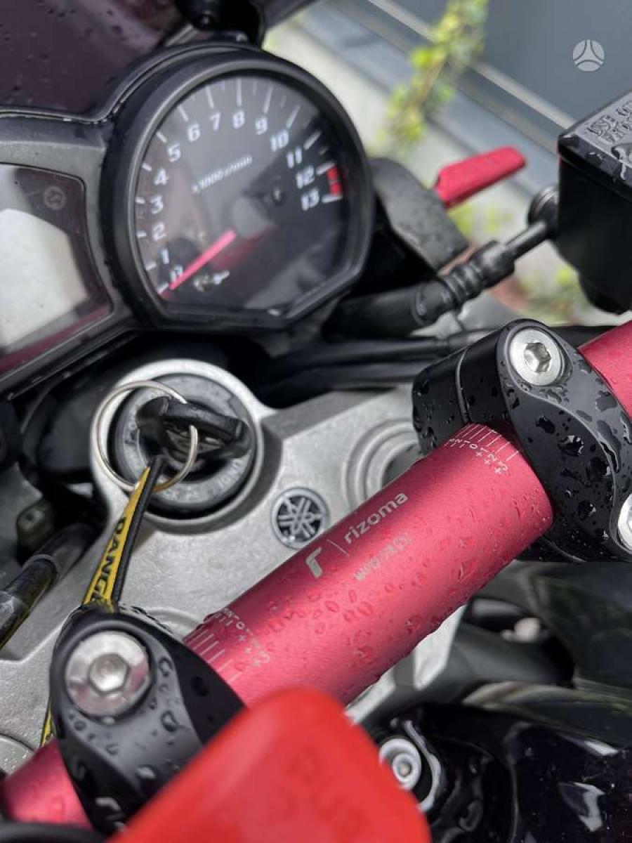 Melns Yamaha FZ1 2012 Klaipėda, ar dzinēja tilpumu 1.00 L un nobraukumu 19 tūkst. km par 3750 €, foto 6 vietnē AUTOMOTO.COM.LV