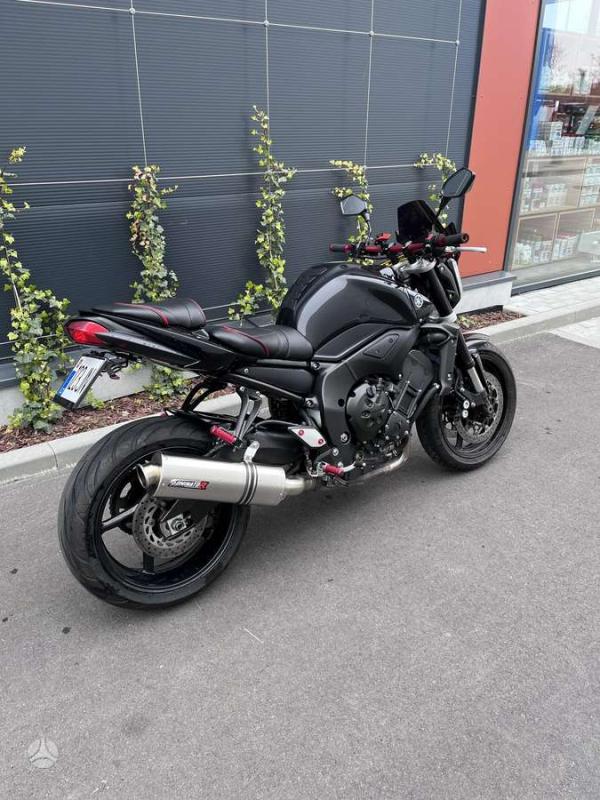 Melns Yamaha FZ1 2012 Klaipėda, ar dzinēja tilpumu 1.00 L un nobraukumu 19 tūkst. km par 3750 €, foto 10 vietnē AUTOMOTO.COM.LV