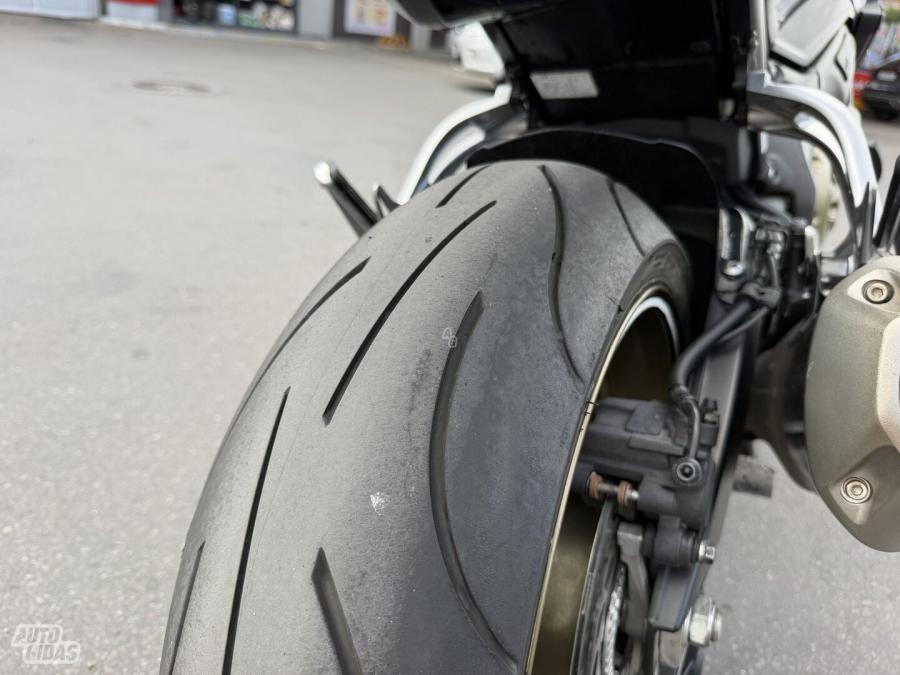 Blue Yamaha FZ1 2010 in Kaunas, with an engine capacity of 1.00 L and mileage of 0 thousand km for 3950 €, photo 8 on AUTOMOTO.COM.LV