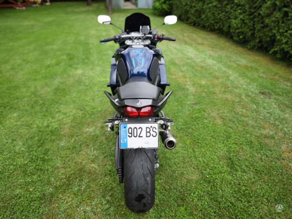 Blue Yamaha FZ1 2014 in Alytus, with an engine capacity of 1.00 L and mileage of 28 thousand km for 5050 €, photo 5 on AUTOMOTO.COM.LV