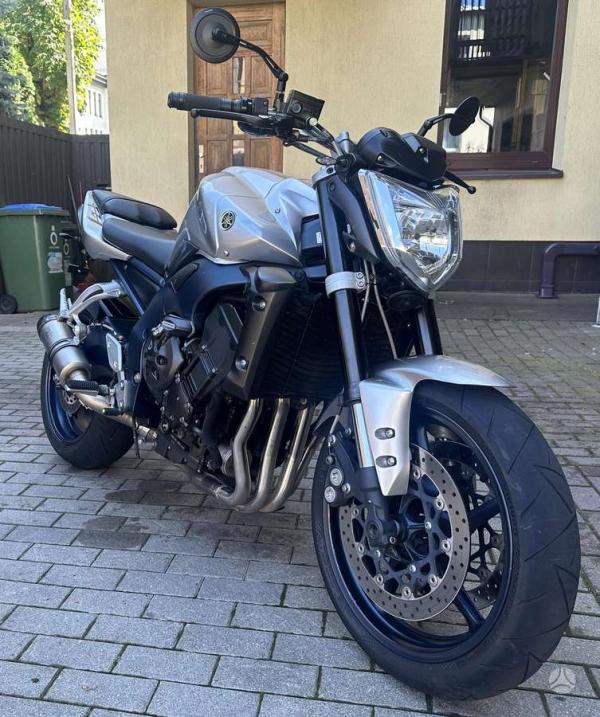 Grey Yamaha FZ1 2006 in Kaunas, with an engine capacity of 1.00 L and mileage of 37 thousand km for 3700 €, photo 1 on AUTOMOTO.COM.LV