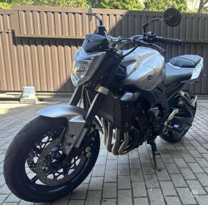 Grey Yamaha FZ1 2006 in Kaunas, with an engine capacity of 1.00 L and mileage of 37 thousand km for 3700 €, photo 4 on AUTOMOTO.COM.LV
