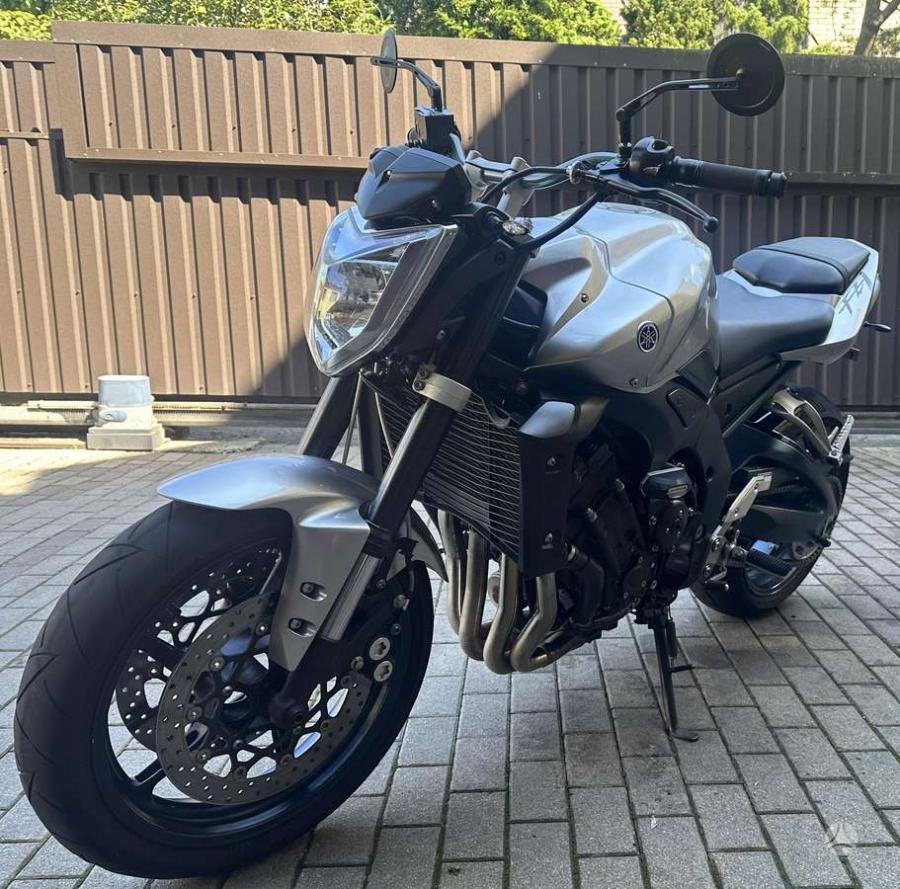Grey Yamaha FZ1 2006 in Kaunas, with an engine capacity of 1.00 L and mileage of 37 thousand km for 3700 €, photo 4 on AUTOMOTO.COM.LV