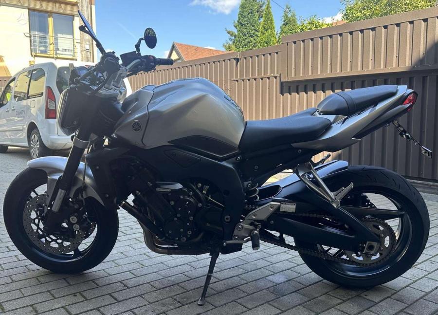 Grey Yamaha FZ1 2006 in Kaunas, with an engine capacity of 1.00 L and mileage of 37 thousand km for 3700 €, photo 7 on AUTOMOTO.COM.LV