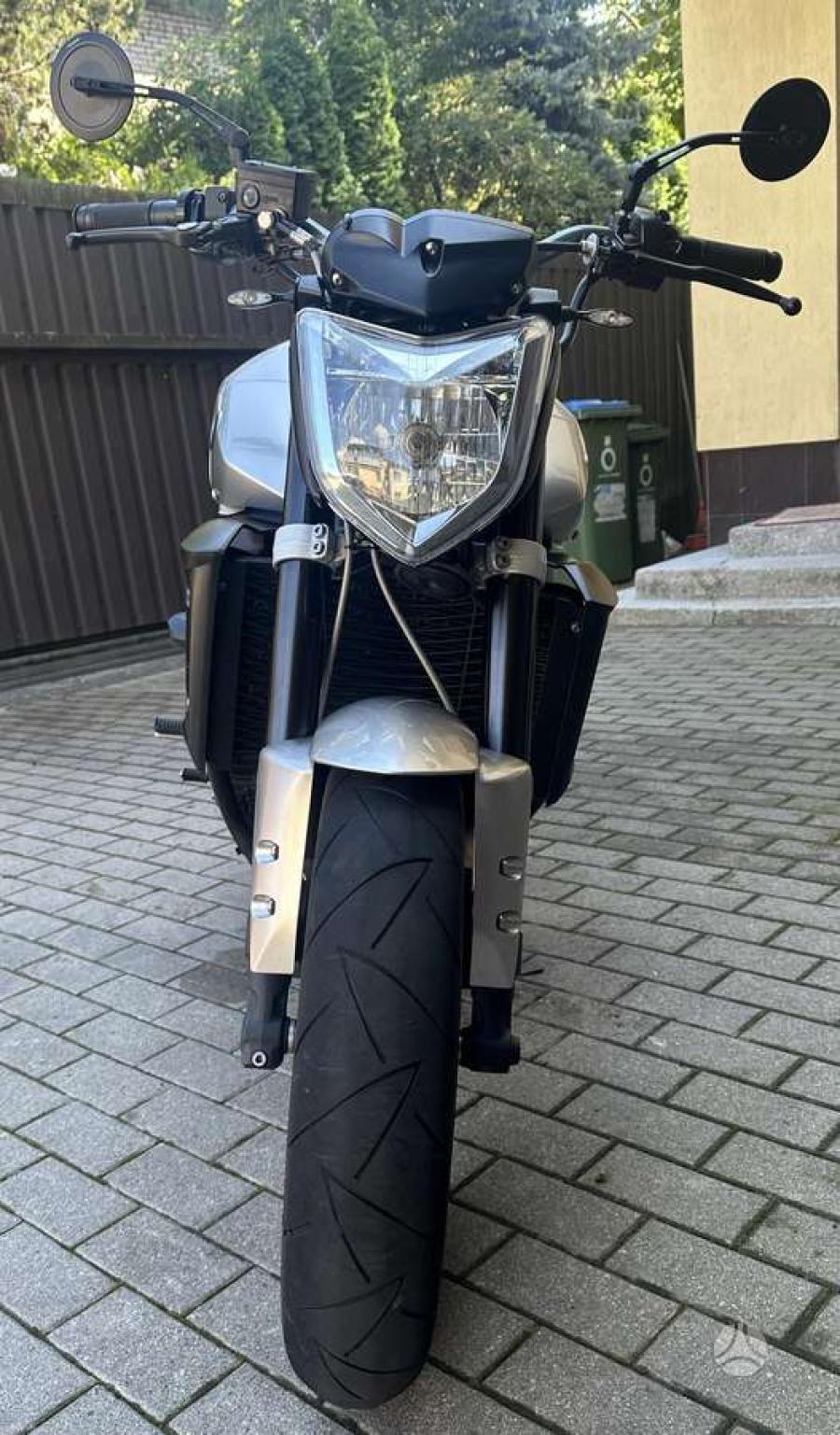 Grey Yamaha FZ1 2006 in Kaunas, with an engine capacity of 1.00 L and mileage of 37 thousand km for 3700 €, photo 8 on AUTOMOTO.COM.LV