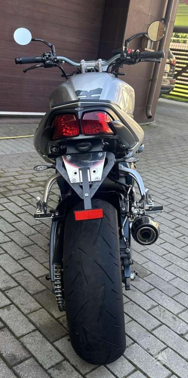 Grey Yamaha FZ1 2006 in Kaunas, with an engine capacity of 1.00 L and mileage of 37 thousand km for 3700 €, photo 8 on AUTOMOTO.COM.LV
