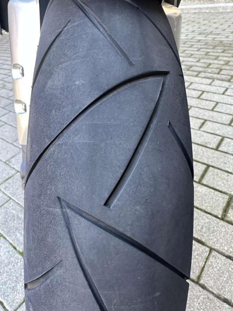 Grey Yamaha FZ1 2006 in Kaunas, with an engine capacity of 1.00 L and mileage of 37 thousand km for 3700 €, photo 10 on AUTOMOTO.COM.LV
