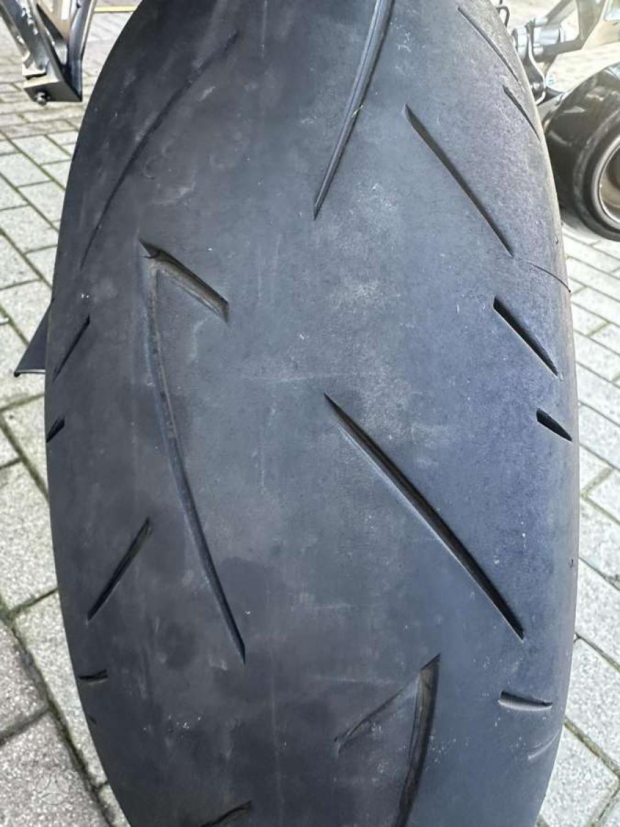 Grey Yamaha FZ1 2006 in Kaunas, with an engine capacity of 1.00 L and mileage of 37 thousand km for 3700 €, photo 11 on AUTOMOTO.COM.LV