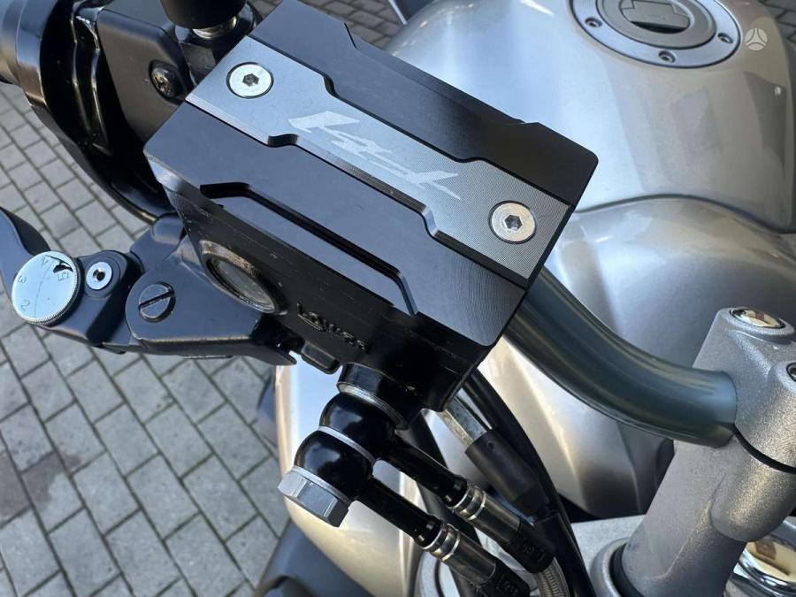 Grey Yamaha FZ1 2006 in Kaunas, with an engine capacity of 1.00 L and mileage of 37 thousand km for 3700 €, photo 13 on AUTOMOTO.COM.LV