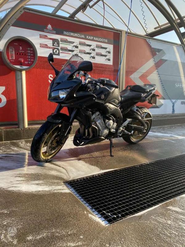Grey Yamaha FZ1 2008 in Kaunas, with an engine capacity of 1.00 L and mileage of 62 thousand km for 3900 €, photo 1 on AUTOMOTO.COM.LV
