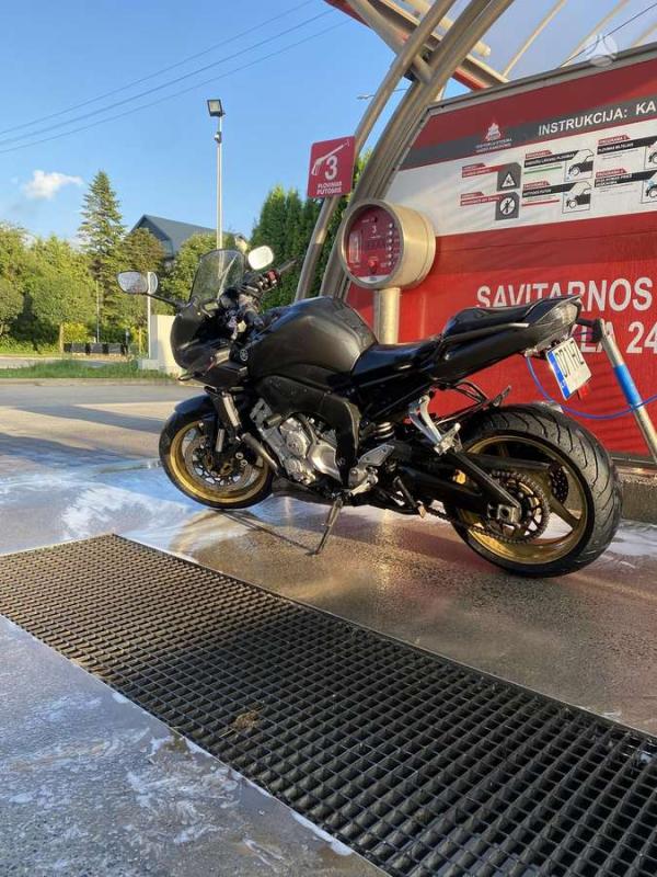 Grey Yamaha FZ1 2008 in Kaunas, with an engine capacity of 1.00 L and mileage of 62 thousand km for 3900 €, photo 2 on AUTOMOTO.COM.LV