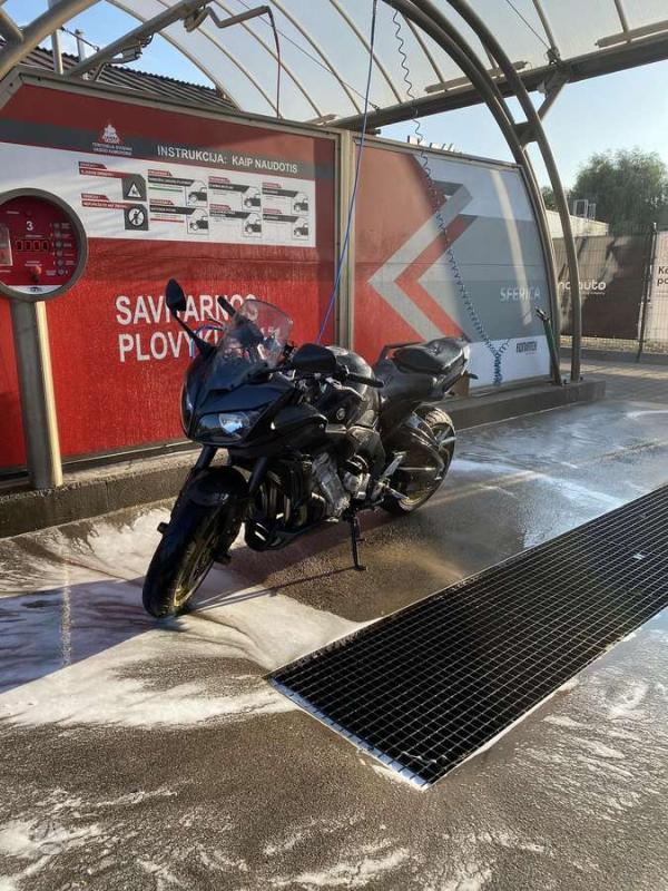 Grey Yamaha FZ1 2008 in Kaunas, with an engine capacity of 1.00 L and mileage of 62 thousand km for 3900 €, photo 9 on AUTOMOTO.COM.LV