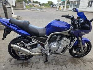 Yamaha FZ1 2002 Šakiai, ar dzinēja tilpumu 0.00 L un nobraukumu 0 tūkst. km par 2400 €, foto 4 vietnē AUTOMOTO.COM.LV