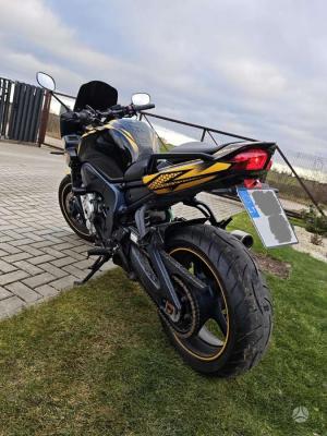 Yamaha FZ1 2006 in Kaunas, with an engine capacity of 1.00 L and mileage of 76 thousand km for 3599 €, photo 3 on AUTOMOTO.COM.LV