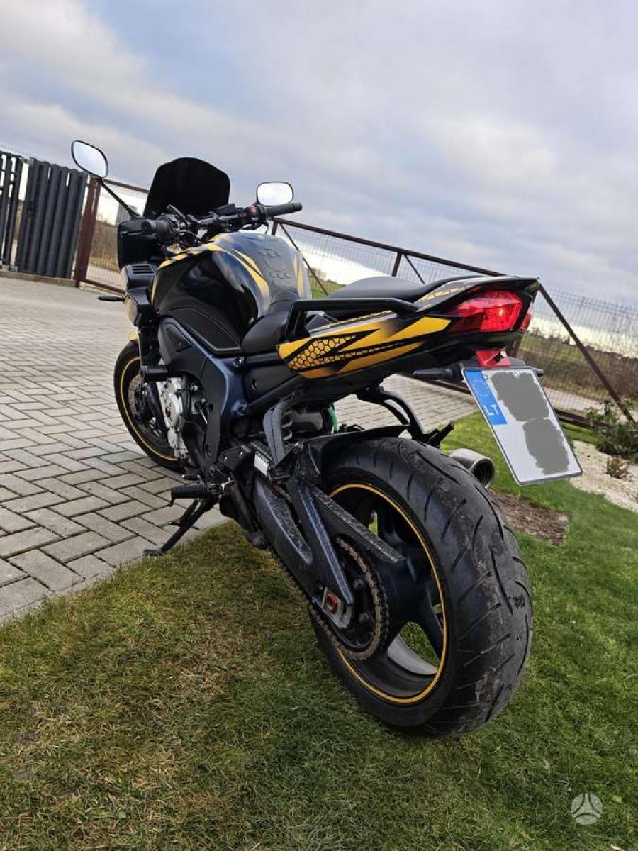 Yamaha FZ1 2006 in Kaunas, with an engine capacity of 1.00 L and mileage of 76 thousand km for 3599 €, photo 3 on AUTOMOTO.COM.LV