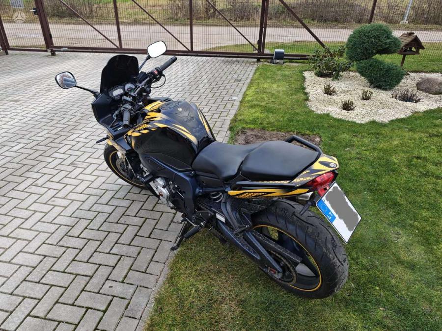 Yamaha FZ1 2006 in Kaunas, with an engine capacity of 1.00 L and mileage of 76 thousand km for 3599 €, photo 4 on AUTOMOTO.COM.LV
