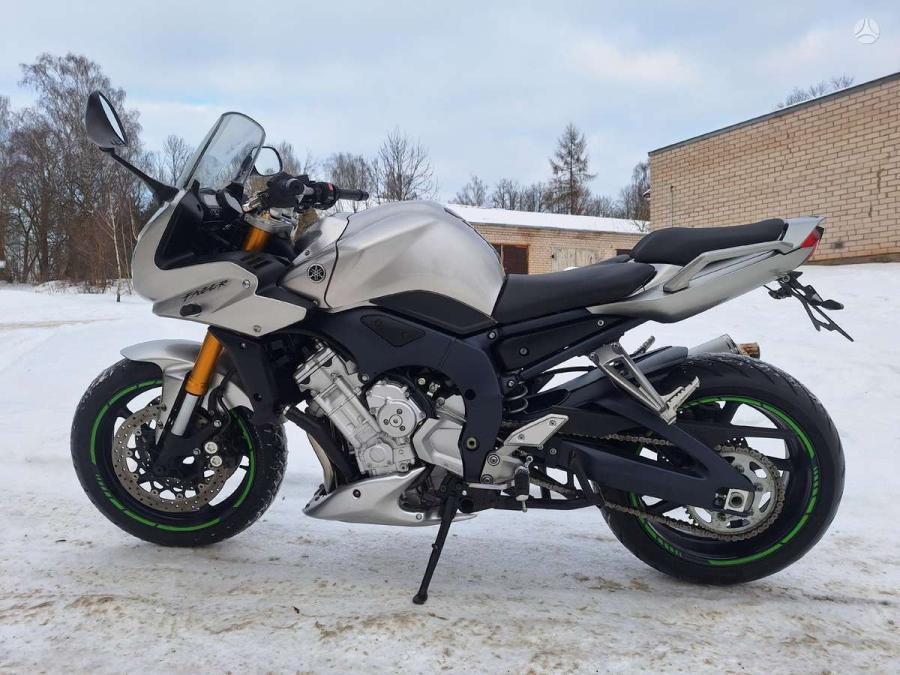 Ямаха FZ1 2006 в Пренай, объемом двигателя 1.00 л и пробегом 28 тыс. км за 3750 €, фото 9 на AUTOMOTO.COM.LV