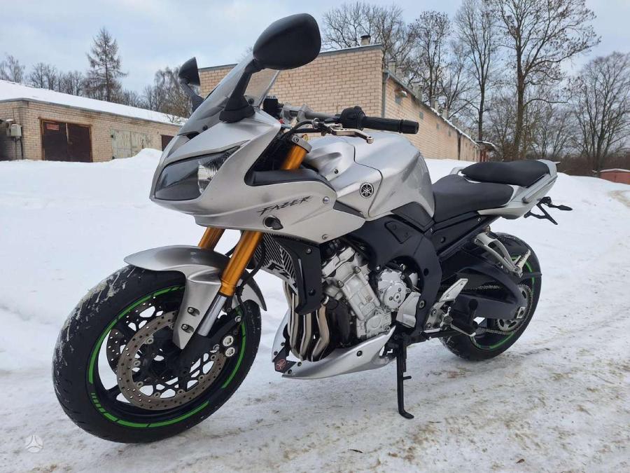 Ямаха FZ1 2006 в Пренай, объемом двигателя 1.00 л и пробегом 28 тыс. км за 3750 €, фото 10 на AUTOMOTO.COM.LV