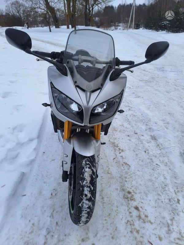 Ямаха FZ1 2006 в Пренай, объемом двигателя 1.00 л и пробегом 28 тыс. км за 3750 €, фото 11 на AUTOMOTO.COM.LV
