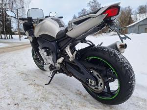 Ямаха FZ1 2006 в Пренай, объемом двигателя 1.00 л и пробегом 28 тыс. км за 3750 €, фото 15 на AUTOMOTO.COM.LV