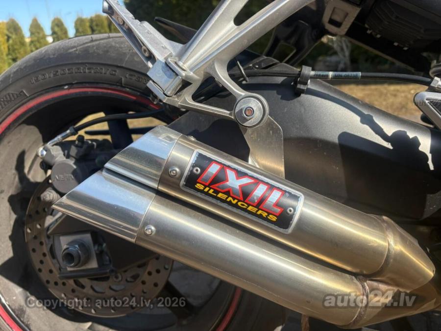 Yamaha FZ1 2006 Tallina, ar dzinēja tilpumu 1.00 L un nobraukumu 64 tūkst. km par 4500 €, foto 6 vietnē AUTOMOTO.COM.LV