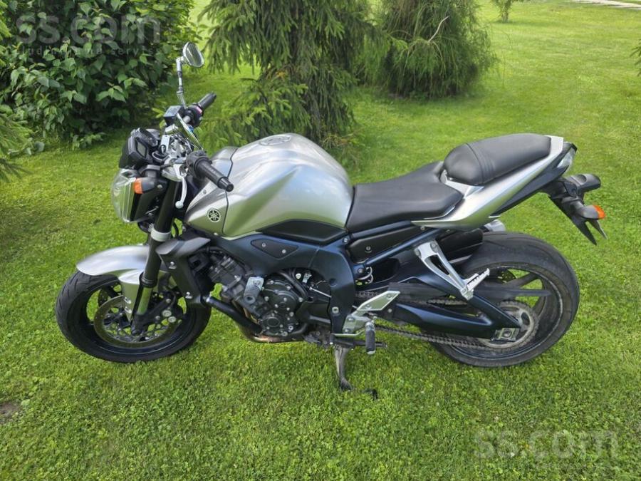 Yamaha FZ1 2006 in Jelgava, with an engine capacity of 1.00 L and mileage of 0 thousand km for 4300 €, photo 4 on AUTOMOTO.COM.LV