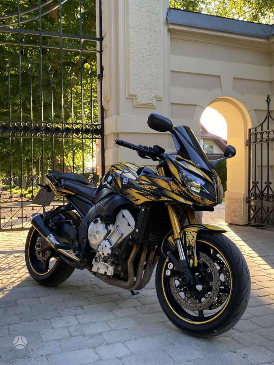 Yamaha FZ1 2006 in Vilnius, with an engine capacity of 1.00 L and mileage of 70 thousand km for 4200 €, photo 1 on AUTOMOTO.COM.LV