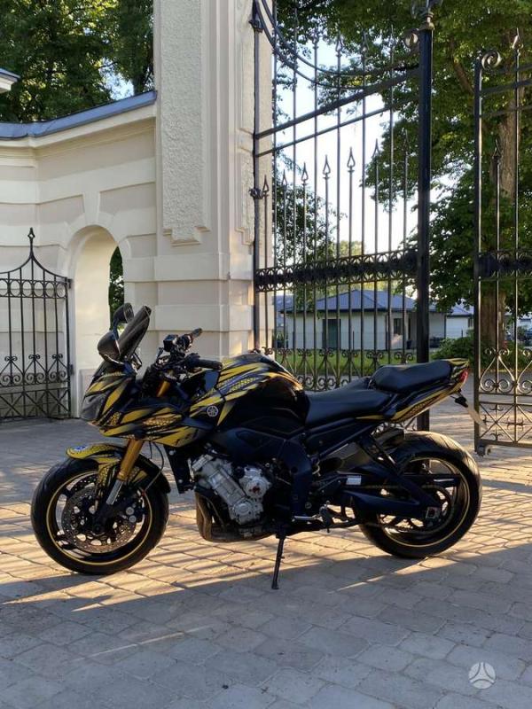 Ямаха FZ1 2006 в Вильнюс, объемом двигателя 1.00 л и пробегом 70 тыс. км за 4200 €, фото 3 на AUTOMOTO.COM.LV