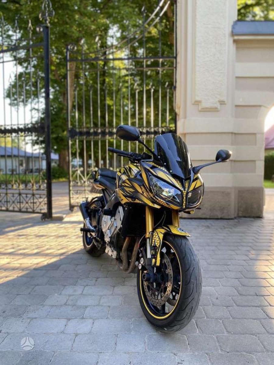 Yamaha FZ1 2006 in Vilnius, with an engine capacity of 1.00 L and mileage of 70 thousand km for 4200 €, photo 8 on AUTOMOTO.COM.LV