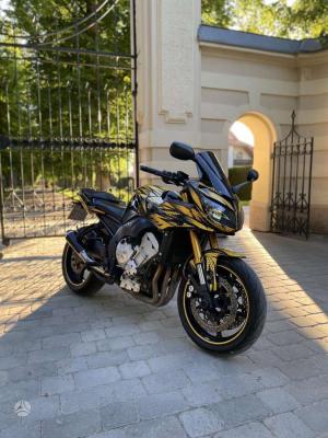 Yamaha FZ1 2006 in Vilnius, with an engine capacity of 1.00 L and mileage of 70 thousand km for 4200 €, photo 9 on AUTOMOTO.COM.LV