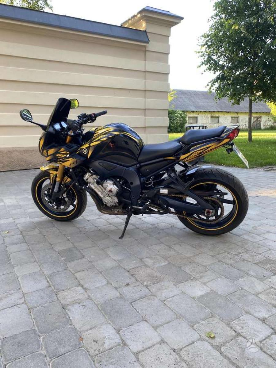 Yamaha FZ1 2006 in Vilnius, with an engine capacity of 1.00 L and mileage of 70 thousand km for 4200 €, photo 16 on AUTOMOTO.COM.LV