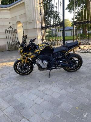 Yamaha FZ1 2006 in Vilnius, with an engine capacity of 1.00 L and mileage of 70 thousand km for 4200 €, photo 20 on AUTOMOTO.COM.LV