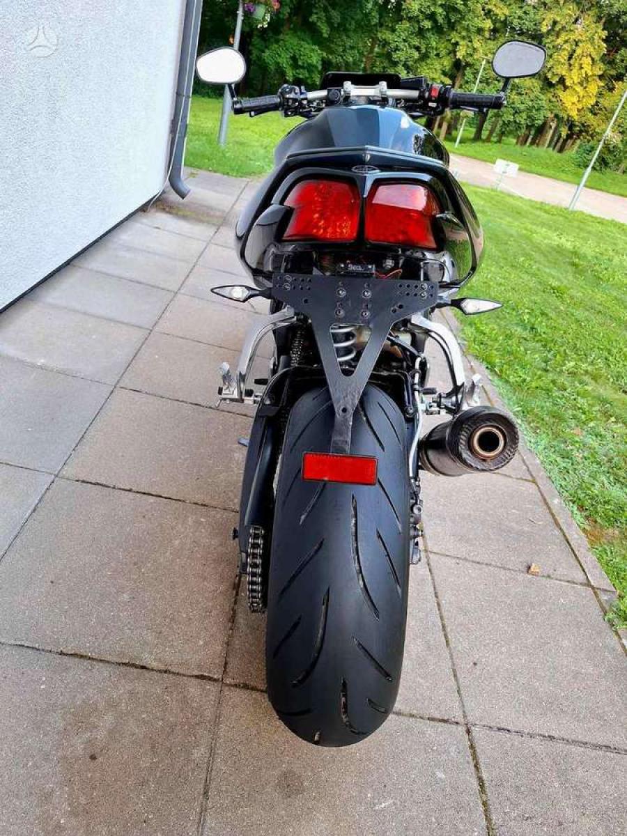 Yamaha FZ1 2006 in Prienai, with an engine capacity of 1.00 L and mileage of 32 thousand km for 3950 €, photo 9 on AUTOMOTO.COM.LV
