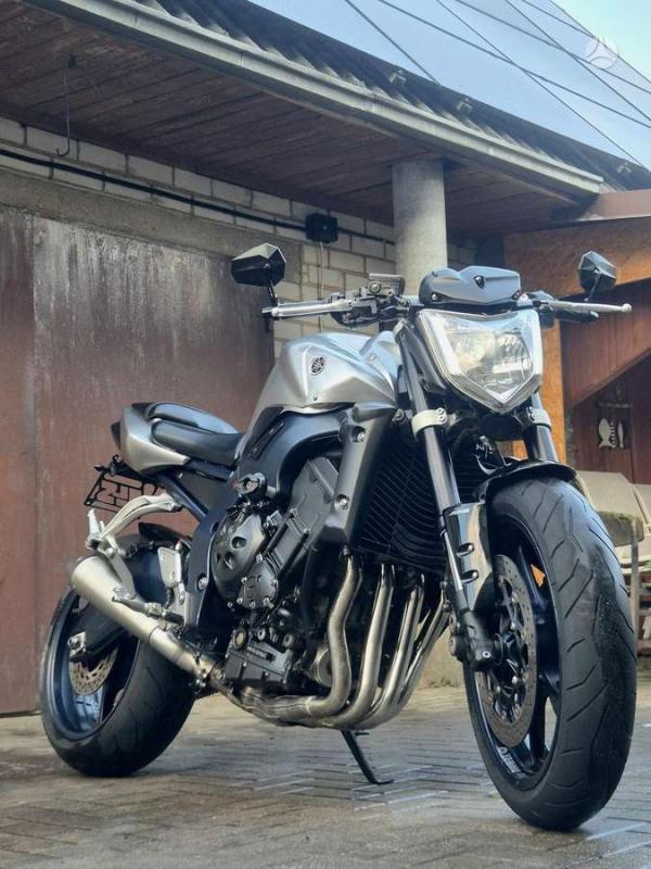 Yamaha FZ1 2006 in Prienai, with an engine capacity of 1.00 L and mileage of 41 thousand km for 3950 €, photo 4 on AUTOMOTO.COM.LV